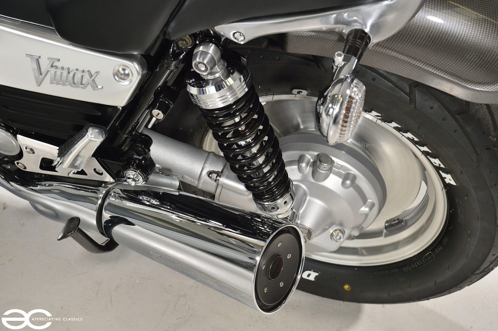 Yamaha Vmax Carbon Edition | Appreciating Classics