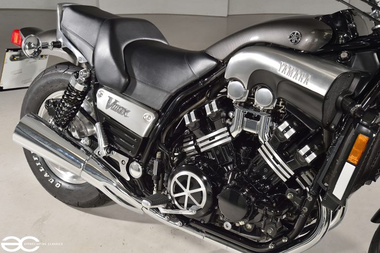 Yamaha Vmax Carbon Edition | Appreciating Classics