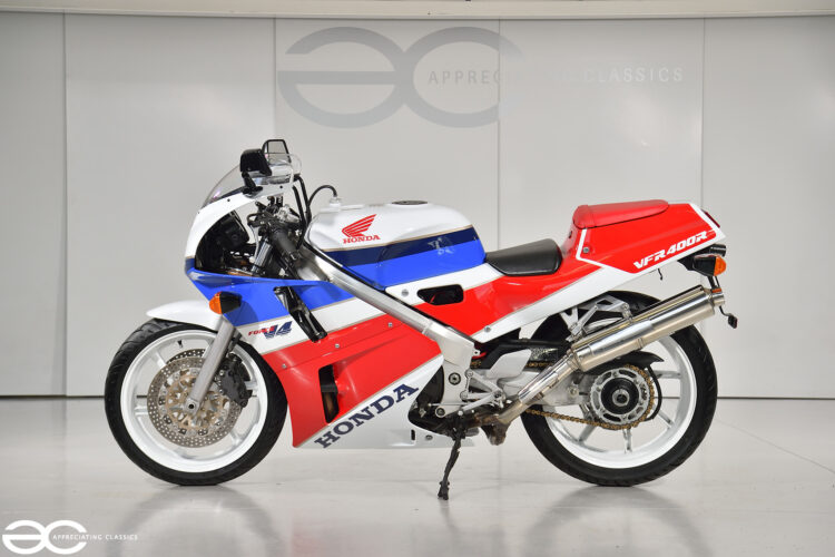 Honda VFR 400 R NC30 | Appreciating Classics