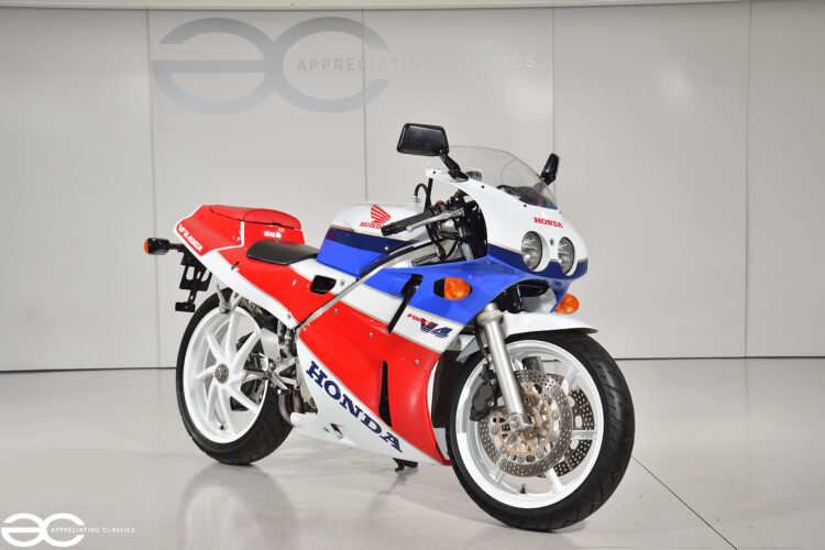 Honda VFR 400 R NC30 | Appreciating Classics